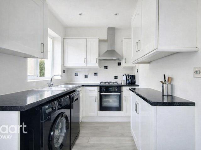 Gun Lane, Rochester 3 bed semi detached house to rent £1,475 pcm £340 pw