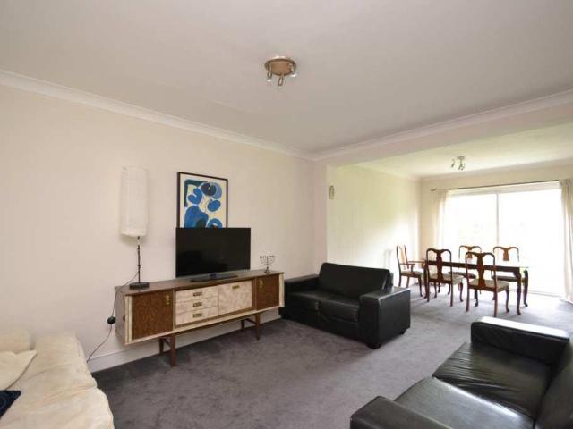 Gunnersbury Avenue, Acton, W3 5 bed house to rent £4,250 pcm £981 pw