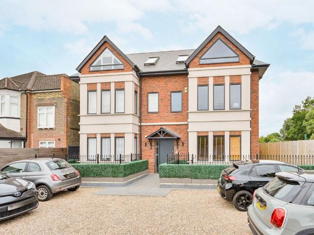 Gunnersbury Avenue, Ealing, London W5, 2 bed flat to rent, £3,700 pcm | PrimeLocation
