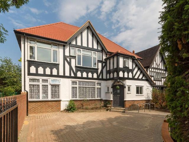 Gunnersbury Avenue, Ealing, London W5, 2 bed flat to rent, £2,400 pcm | PrimeLocation