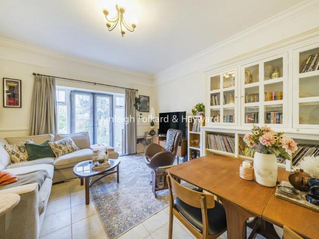 Gunnersbury Avenue, Ealing, London, W5 2 bed flat to rent £2,400 pcm £554 pw