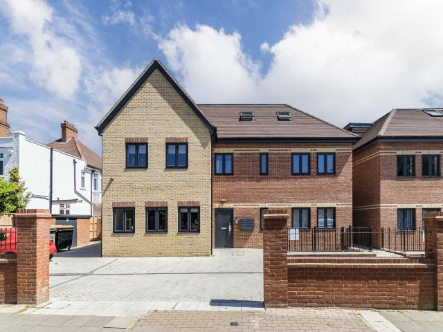 Gunnersbury Avenue, Ealing W5, 3 bed flat to rent, £3,250 pcm | PrimeLocation