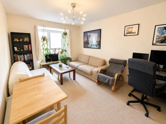 Gunnersbury Gardens, Acton W3, 1 bed flat to rent, £1,900 pcm | PrimeLocation