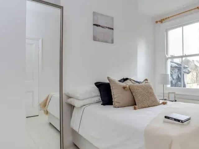 Gunnersbury, Gunnersbury Mews, Strand on the Green, London, W4 4BF, United Kingdom | Room for rent #166034990 | Rentberry