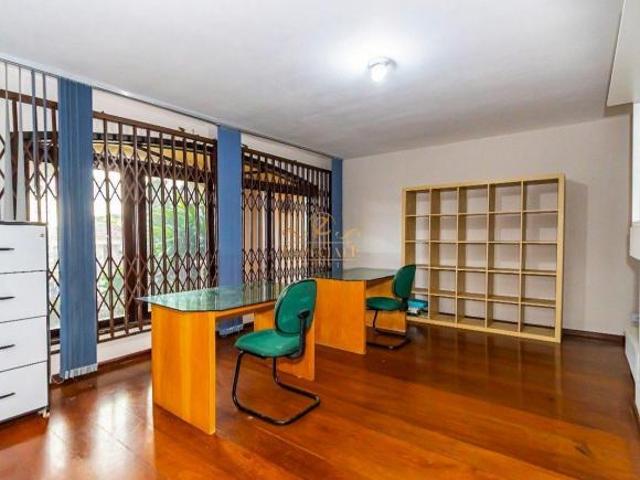 GUABIROTUBA | CASA COM 08 QUARTOS E 04 SUÍTES À VENDA