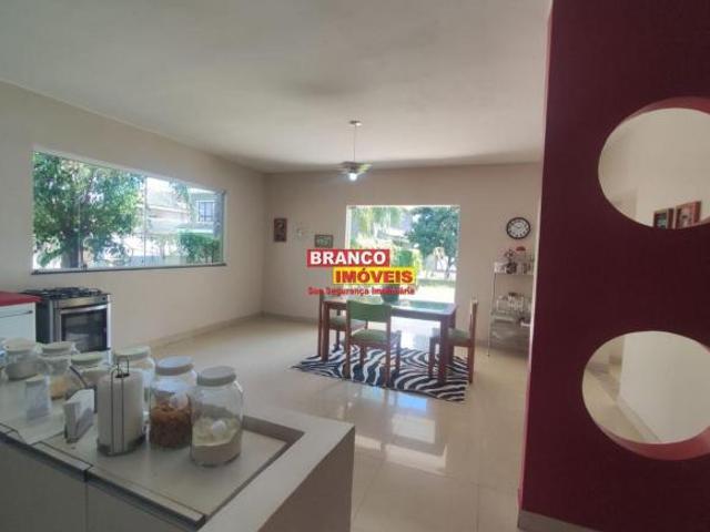 Guara Park, lote de 800 metros casa maravilhosa bem arejada!