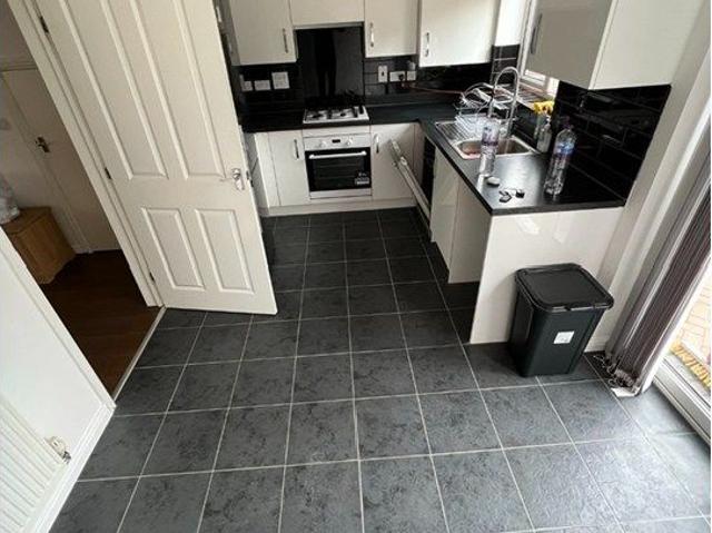 Guardian Way, Luton LU1, 3 bed end terrace house to rent, £1,600 pcm | PrimeLocation
