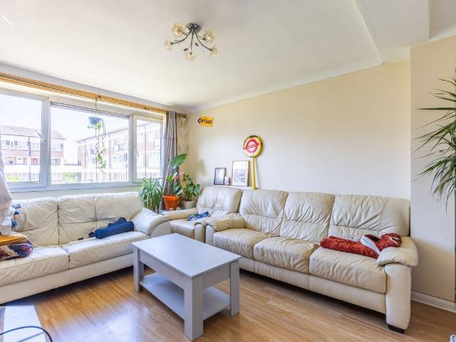 Guerin Square E3, Bow, London, 4 bed maisonette to rent, £3,371 pcm | PrimeLocation