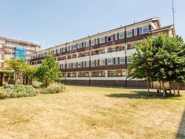 Guerin Square, London E3, 4 bed flat to rent, £3,358 pcm | PrimeLocation
