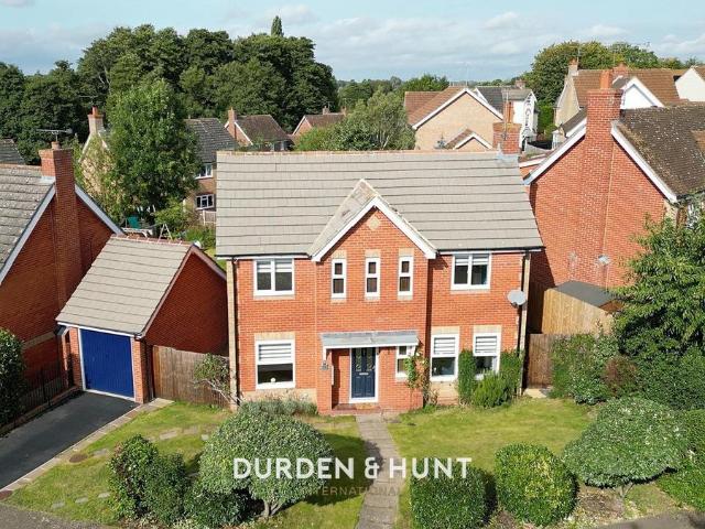 Guernsey Way, Braintree, CM7 3 bed detached house to rent £1,950 pcm £450 pw