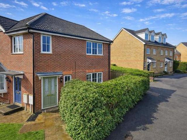 Guernsey Way, Kennington, 2 Bedroom Maisonette