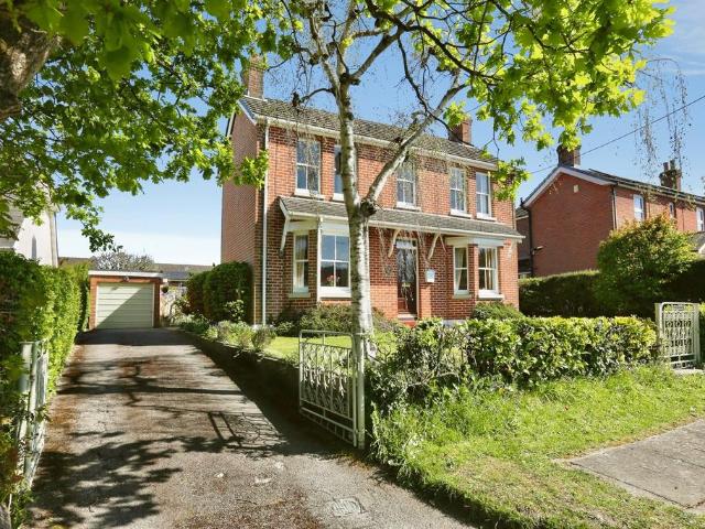 3 bedroom detached house for sale