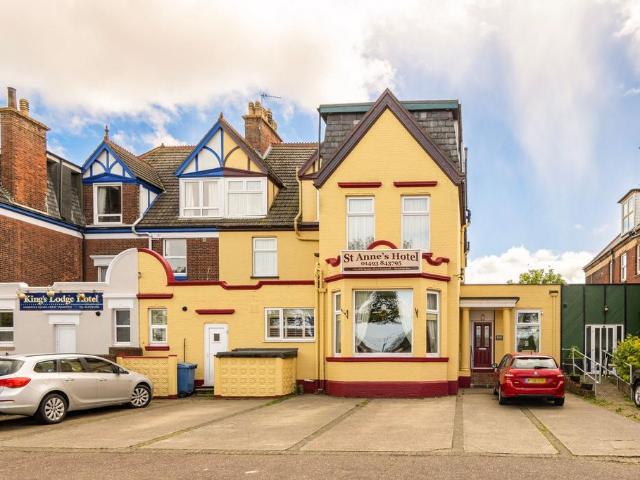 Guest house for sale