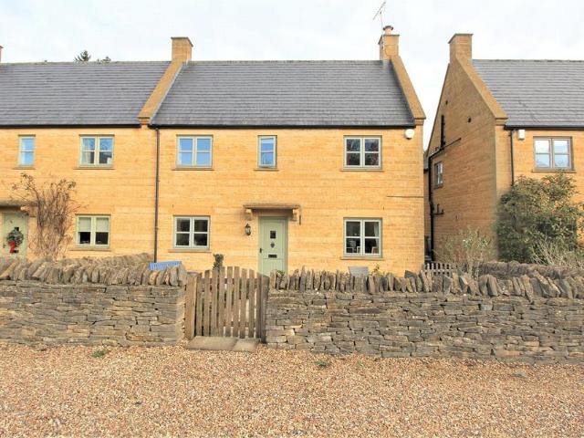 Guiting Power, Cheltenham, GL54 3 bed semi detached house to rent £2,350 pcm £542 pw