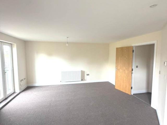 Guide Price £1,600 pcm Available Now Unfurnished