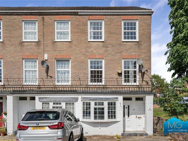 Guildown Avenue, North Finchley. 5 bed end of terrace house to rent £4,000 pcm £923 pw