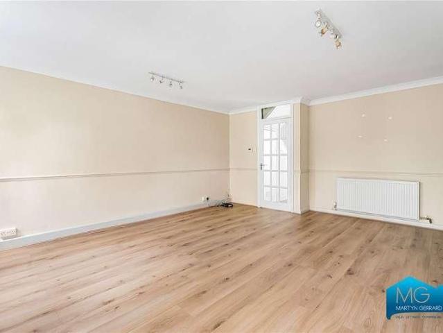 Guildown Avenue, North Finchley, London, N12