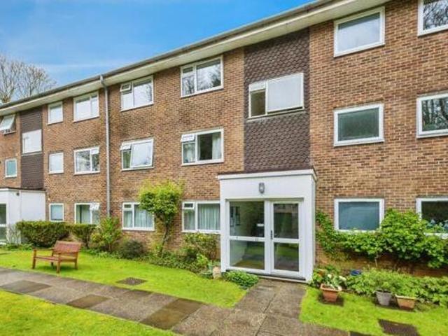 Guildown Road, Guildford, 2 Bedroom Flat