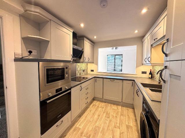 Guildford Close, Exeter EX4, 4 bed property to rent, £1,900 pcm | PrimeLocation