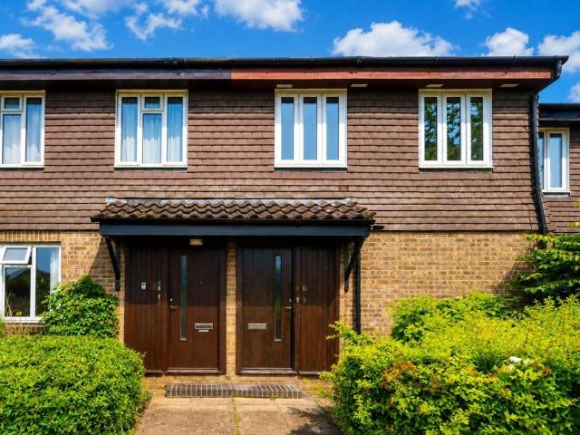 Guildford, Burpham GU4, 1 bed maisonette to rent, £1,800 pcm | PrimeLocation