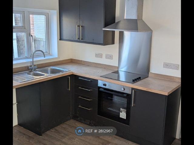 Guildford Glen, Lydd, Romney Marsh TN29, 2 bed flat to rent, £995 pcm | PrimeLocation