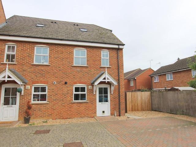 Guildford Mews, Leighton Buzzard LU7, 3 bed property to rent, £1,500 pcm | PrimeLocation