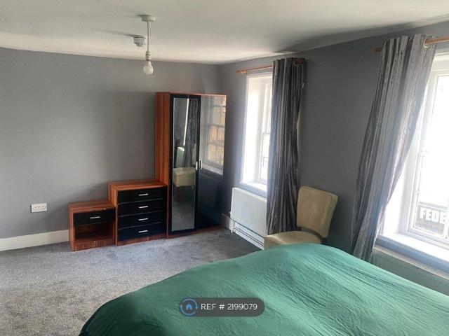 Guildford St, Chertsey KT16, Room to rent, £650 pcm | PrimeLocation