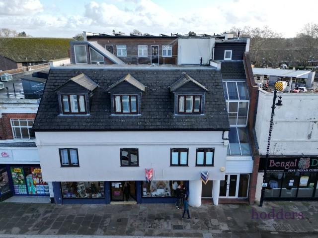 Guildford Street, Chertsey, Surrey KT16, 1 bed flat to rent, £1,195 pcm | PrimeLocation