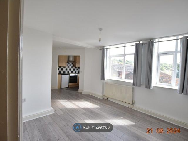 Guildford Street, Luton LU1, 1 bed flat to rent, £950 pcm | PrimeLocation