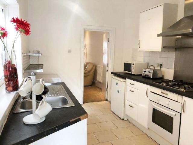 Guildford Street, Stoke On Trent ST4 1 bed in a house share to rent £1,560 pcm £360 pw