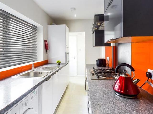 Guildford Street, Stoke ST4, 4 bedroom shared accommodation to rent 53070929 | PrimeLocation