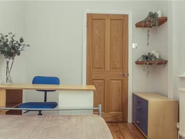 Guildford, Surrey, GU2 9TA