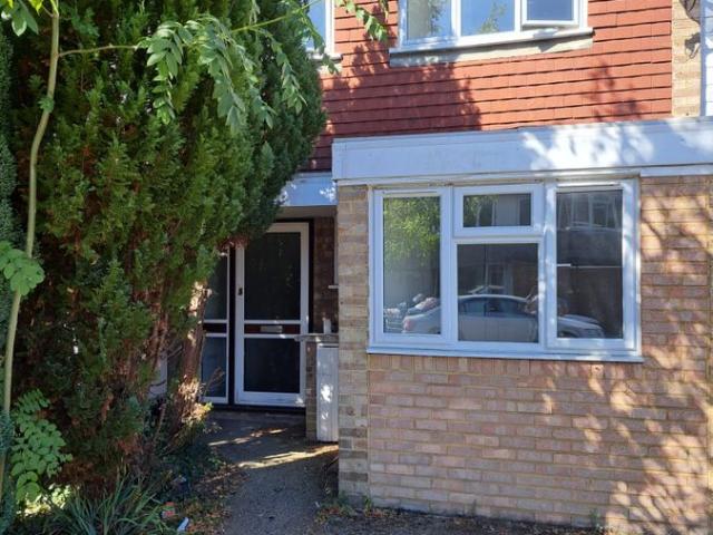 Guildford Park Avenue, Guildford, Surrey GU2, 4 bed terraced house to rent, £2,200 pcm | PrimeLocation
