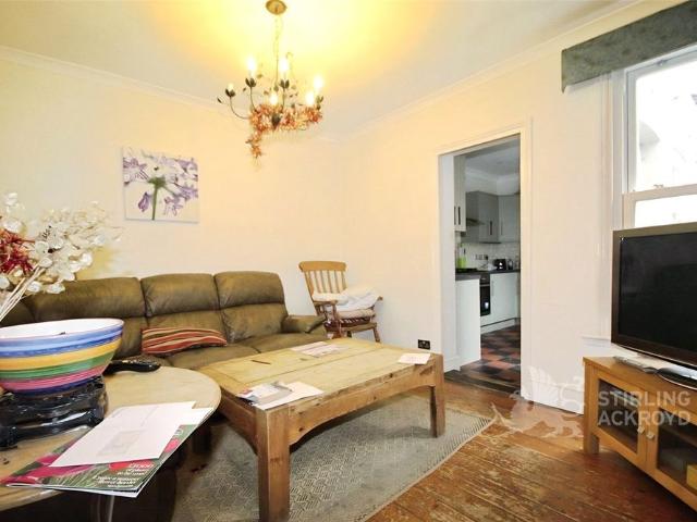 Guildford Park Road, Guildford, GU2 7NA