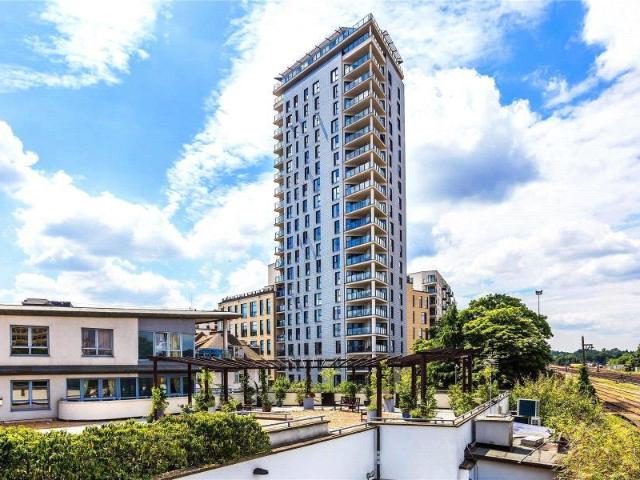 Guildford Road, Woking GU22 1 bed apartment to rent £1,600 pcm £369 pw