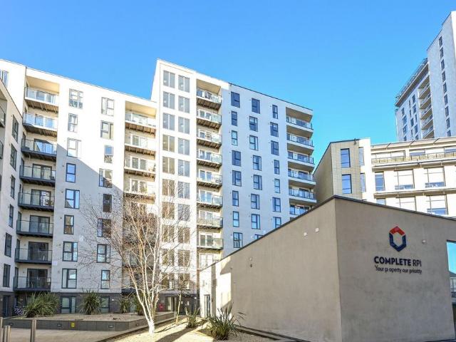 Guildford Road, Woking, GU22 1 bed flat to rent £1,450 pcm £335 pw