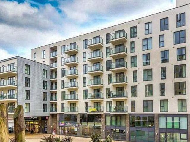 Guildford Road, Woking, Studio Flat For