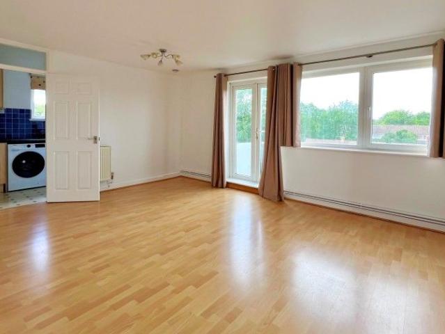 Guildford Road, Woking, Surrey, GU22