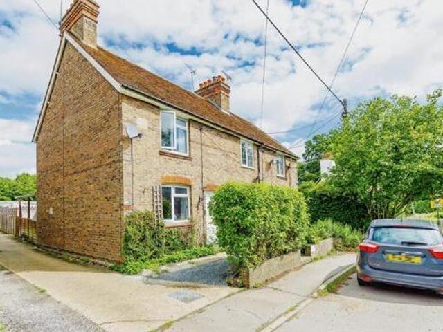 Guildford Road, Clemsfold, 2 Bedroom End