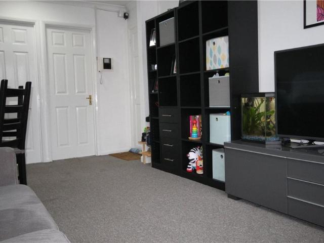 Guildford Road, Lightwater, Surrey, GU18 5SD
