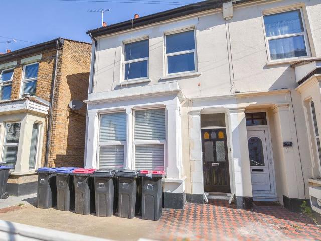 Guildford Road, Southend On Sea SS2, 1 bed flat to rent, £925 pcm | PrimeLocation