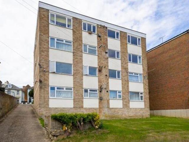 Guildhall Street, Folkestone, 2 Bedroom Apartment