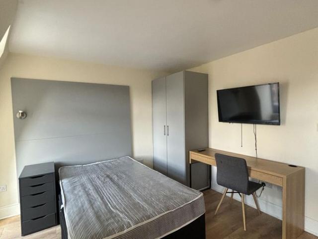 Guildhall Walk, Portsmouth PO1, 2 bed shared accommodation to rent, £823 pppm | PrimeLocation