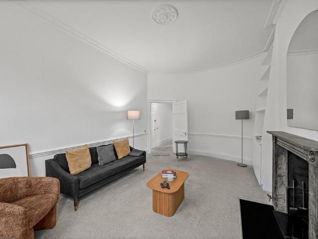 Guilford Street, London 1 bed flat to rent £4,333 pcm £1,000 pw