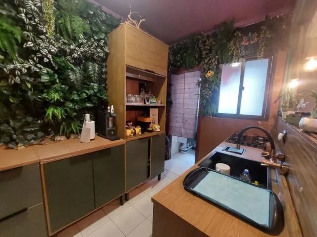 Guilhermina â¢ 50 mÂ² â¢ 1 Dorm â¢ Varanda â¢ Mobiliado â¢ 1 Vaga â¢ 50 m da Praia