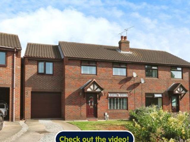 Guillemot Close, Hull, 4 Bedroom Semi detached