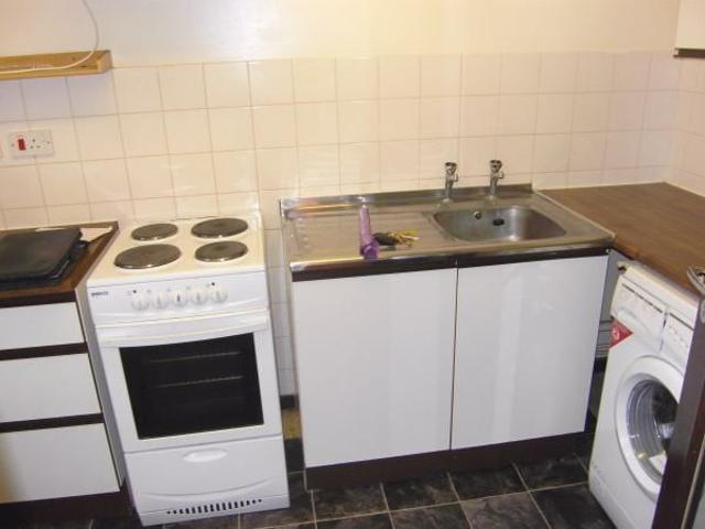 Guinevere Gardens, Cheshunt EN8, 1 bed flat to rent, £1,000 pcm | PrimeLocation