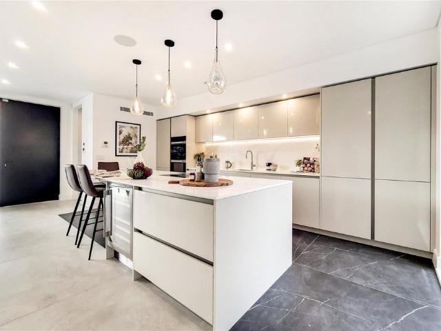 Gulliver Place, London 4 bed semi detached house to rent £8,750 pcm £2,019 pw