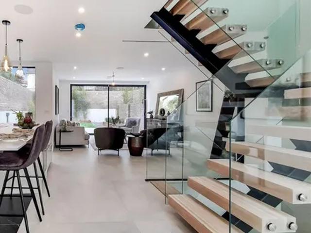 Gulliver Place, London, N10 3HF, United Kingdom | 4 bed duplex for rent #166028789 | Rentberry