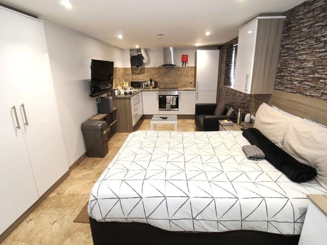 Gulson Lodge, Coventry, West Midlands CV1, Studio to rent, £750 pcm | PrimeLocation